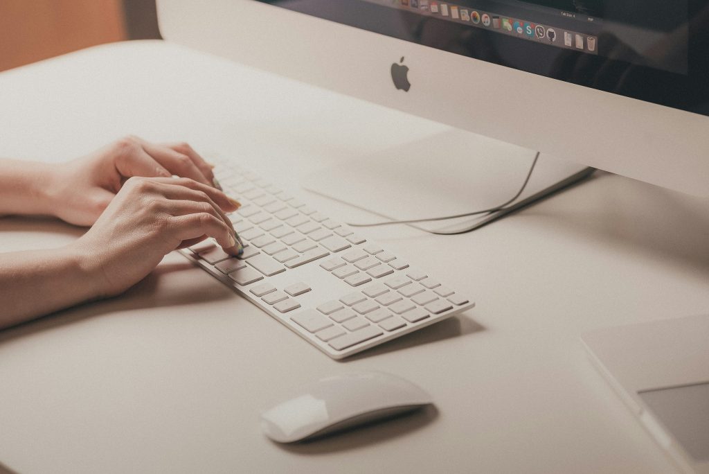 How To Right-Click Without a Mouse on Windows & Mac