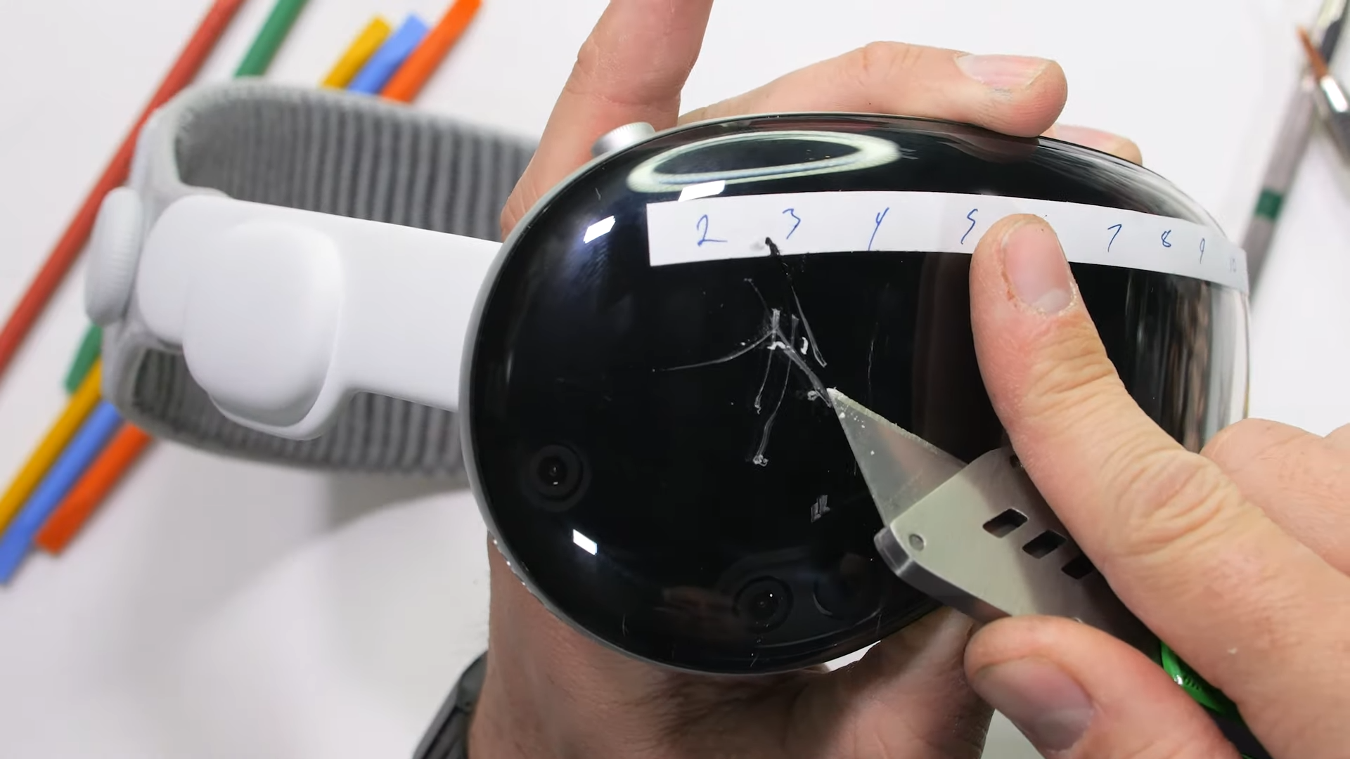 Vision Pro's "Plastic" Face Cracks Quite Easily, Replacement Comes at $800